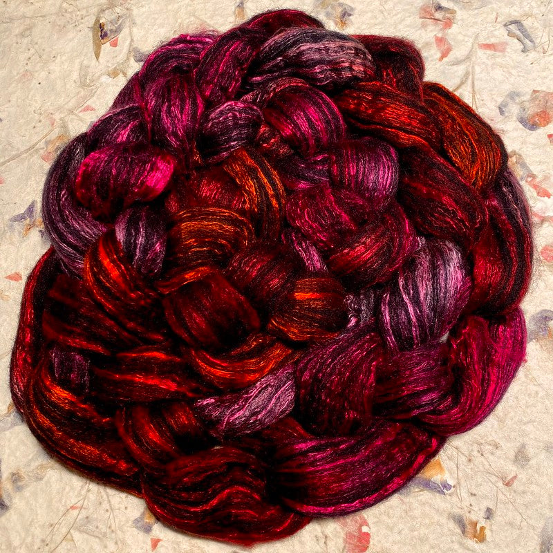 Gothic Tops - IxCHeL Fibre & Yarns